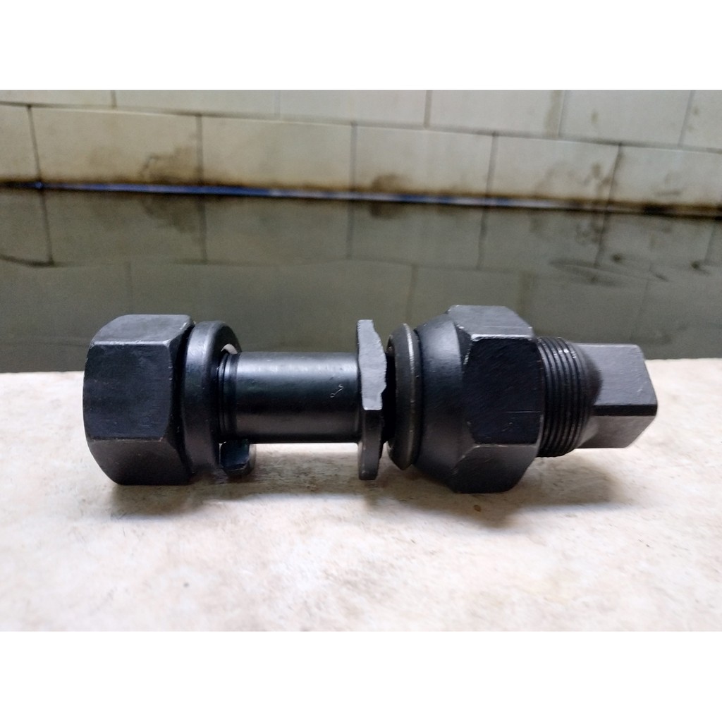 Jual Baut Roda Hub Bolt Belakang Nissan CK12 | Shopee Indonesia