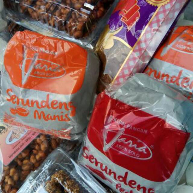 Jual serundeng/srundeng manis dan pedas 250gram varia khas solo ...