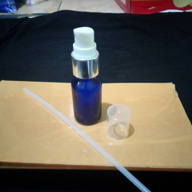 Jual Botol kaca biru 10ml tutup pump list silver | Shopee Indonesia