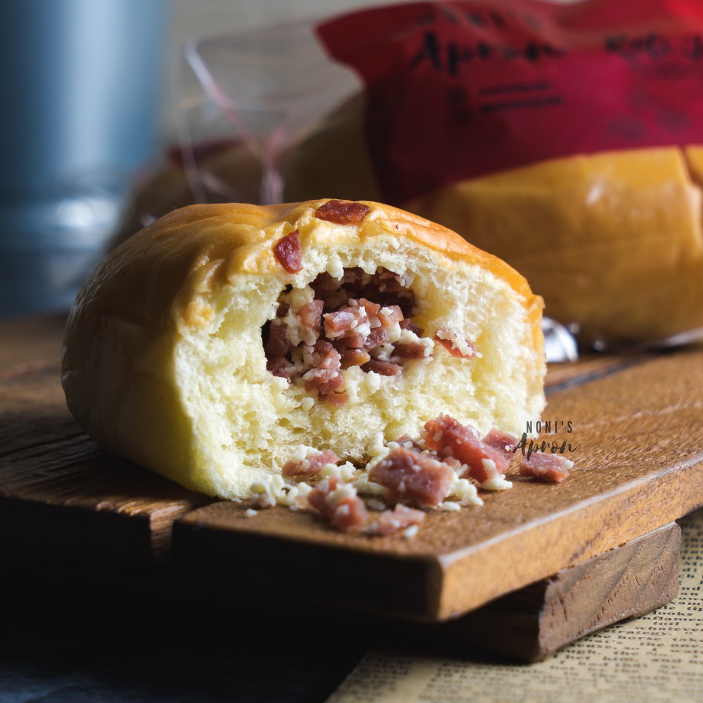 Jual NONI'S APRON - Roti Jadul Smoked Beef & Cheese (isi 10 pc ...