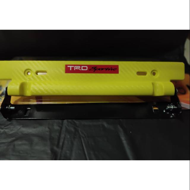 Jual dudukan plat jdm mobil universal tulisan trd kuning | Shopee Indonesia