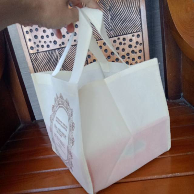 Jual Tas hajatan kain spunbond/ TAS NASI KOTAK/ TAS SOUVENIR/ TAS BERKAT/ TAS FURING MURAH/ TAS ...