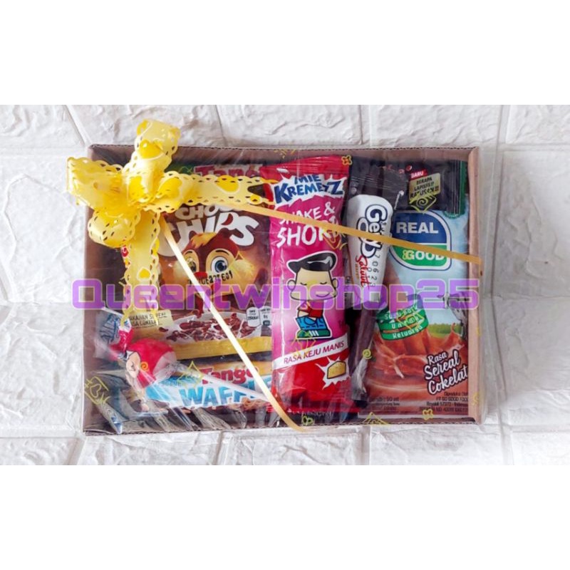 Jual PARCEL SNACK MURAH/HAMPERS SNACK UKURAN BOX 20X15 CM | Shopee ...