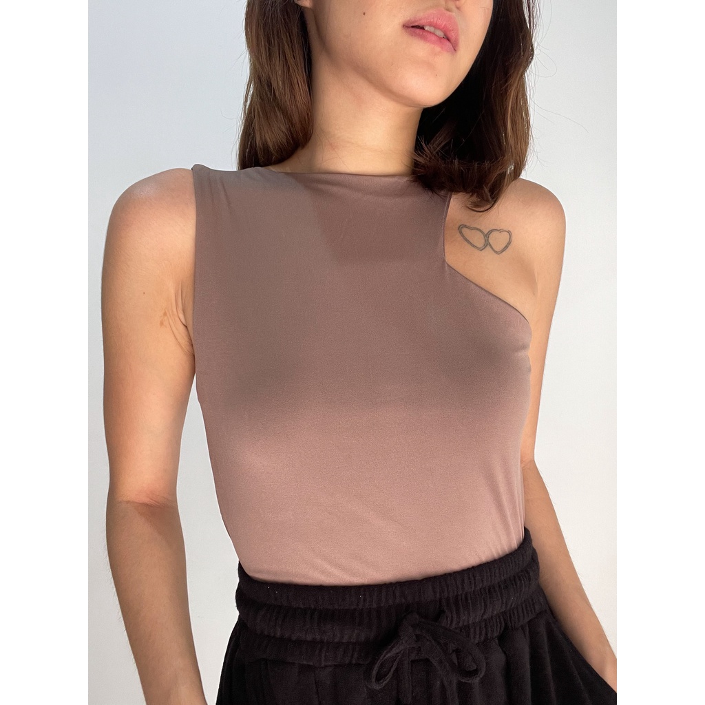 Jual Mirror In Closet (MIC) - Keisha Side Cut Tank Top | Shopee Indonesia