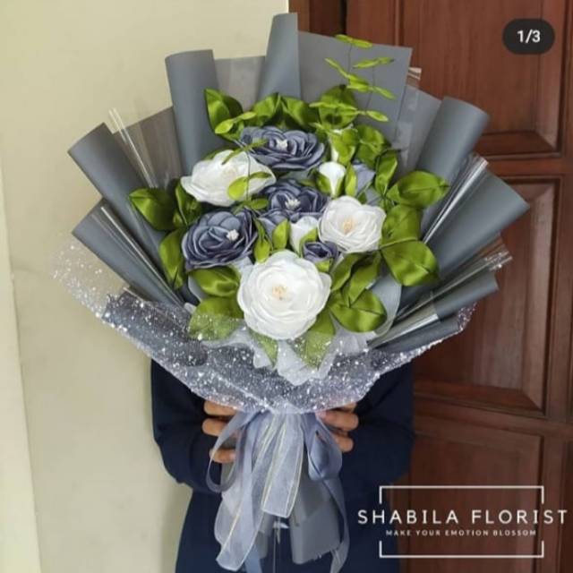 Jual BUKET BUNGA 10 TANGKAI DUA WARNA - Buket Bunga Palsu Pita Satin ...