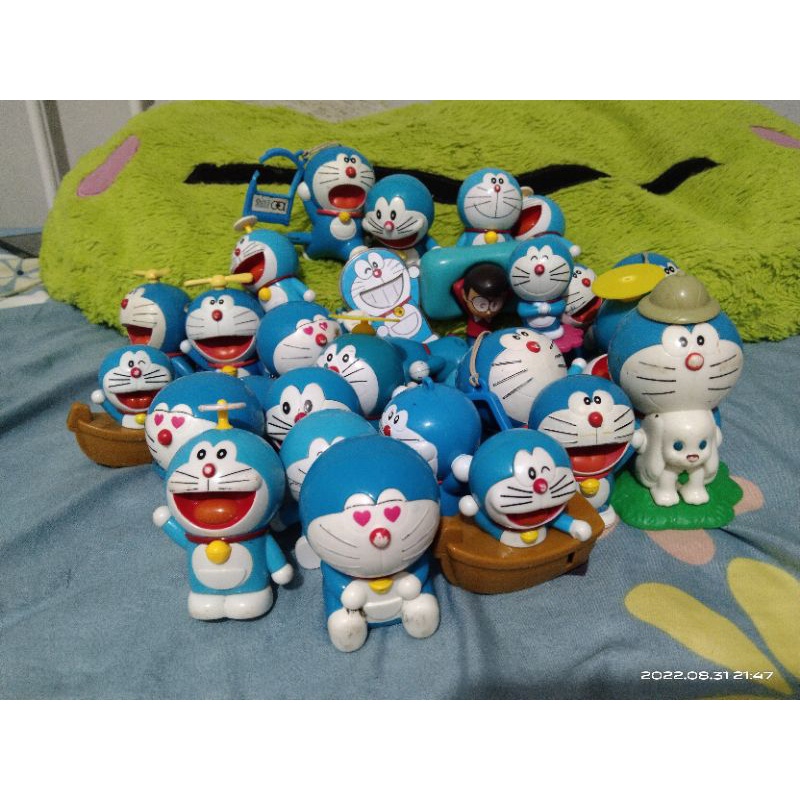 Jual lot4 mainan karakter Doraemon hadiah happymeal McD KFC preloved ...