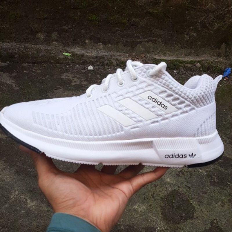 Jual Sneakers viral sepatu running full embozz | Shopee Indonesia