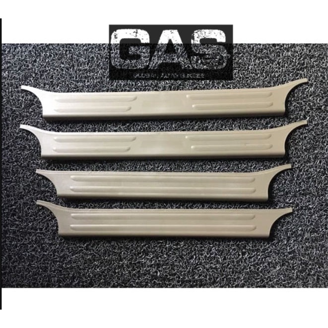 Jual SILPLATE SILLPLATE SILL PLATE SAMPING PLASTIK CREAM TOYOTA INNOVA ...