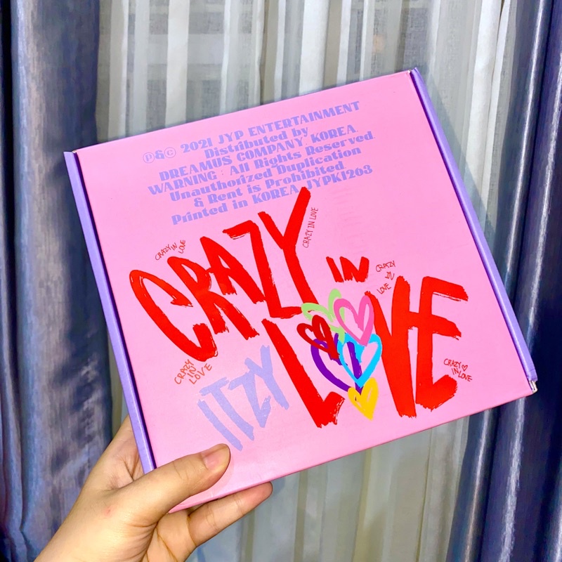 Jual [baca deskripsi] itzy album only cil crazy in love | Shopee Indonesia