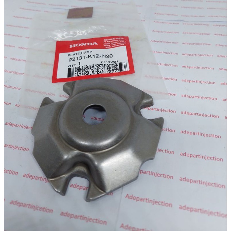 Jual PLAT RAMP TUTUP RUMAH ROLLER KURA KURA PCX 160 ORIGINAL AHM 22131 ...