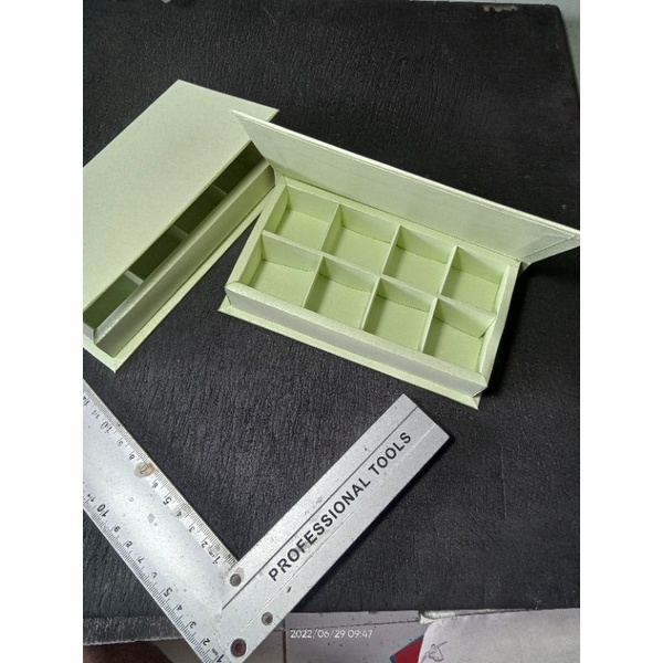 Jual SAGARA box sekat 8 model buku | Shopee Indonesia