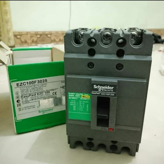 Jual Mccb Schneider EZC100F 3pole 15A/20A/25A/30A/40A/50A Easypact 10kA | Shopee Indonesia