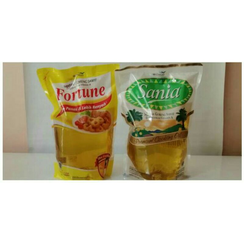 Jual minyak goreng refil 2 liter sania dan fortune | Shopee Indonesia