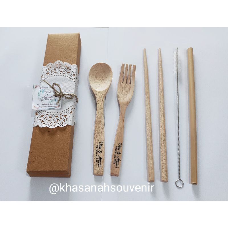 Jual souvenir set alat makan kayu lengkap / cutlery wooden set / sendok ...