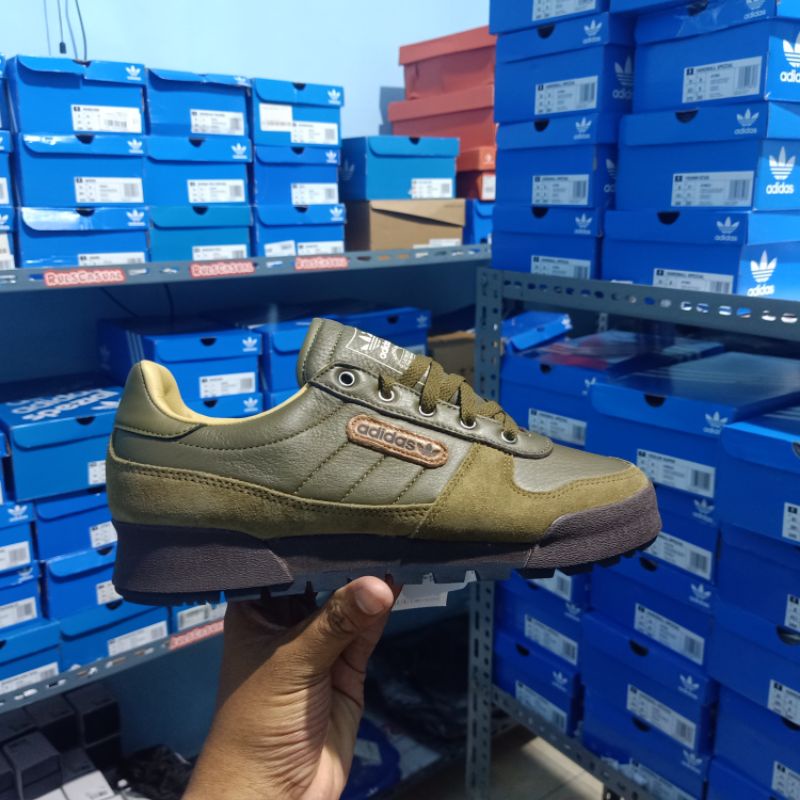 Jual ADIDAS CARNFORTH SPZL | Shopee Indonesia