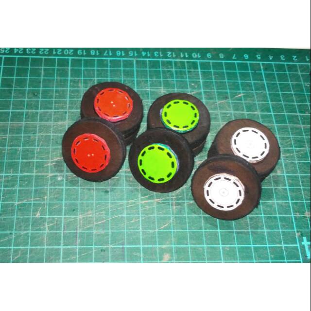Jual Roda kayu miniatur bus / truk 4,2cm dan 3cm | Shopee Indonesia
