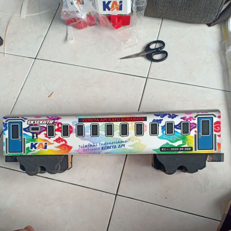 Jual Gerbong kereta Eksekutif Batik Pelangi Indonesia - Miniatur Kereta ...
