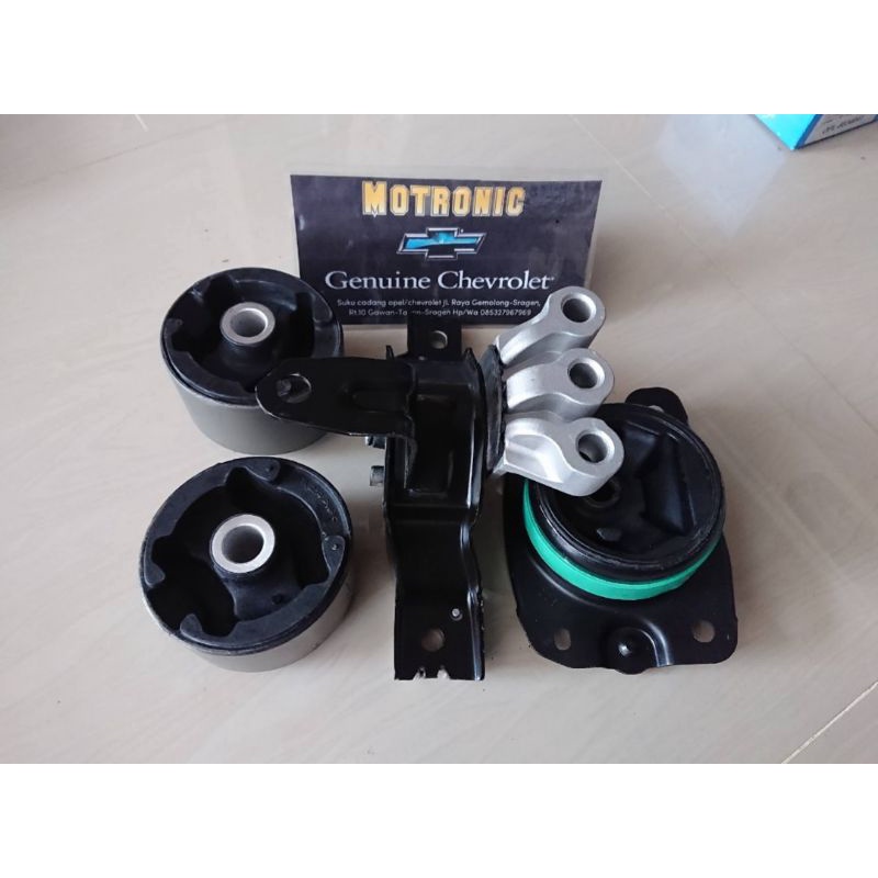 Jual Paket Engine mounting monting pangkon mesin ful set fulset kanan ...