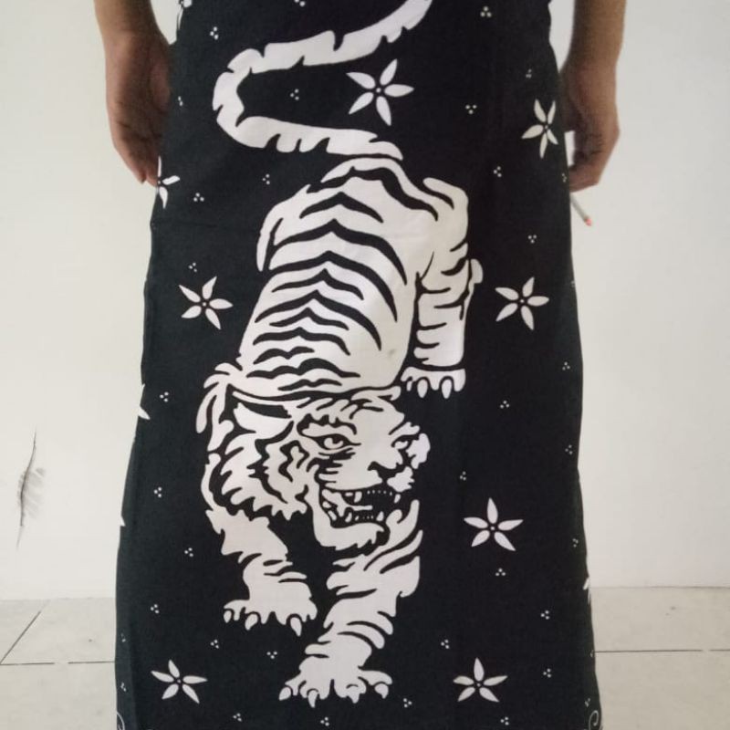 Jual SARUNG BATIK MACAN | Shopee Indonesia