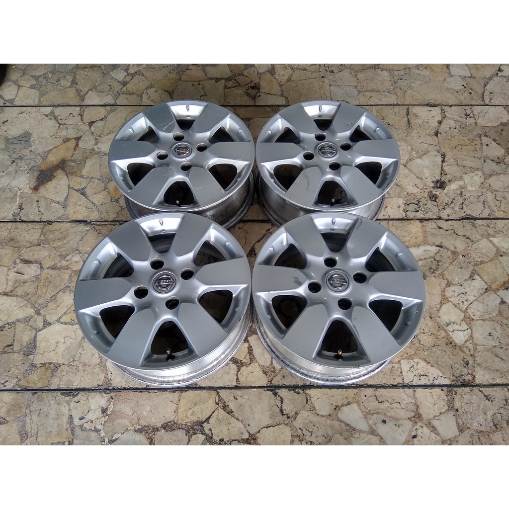 Jual VELG MOBIL BEKAS ORI COPOTAN NISSAN LIVINA RING 15 LEBAR 5,5 PCD 4x114 1SET (4pcs) | Shopee ...