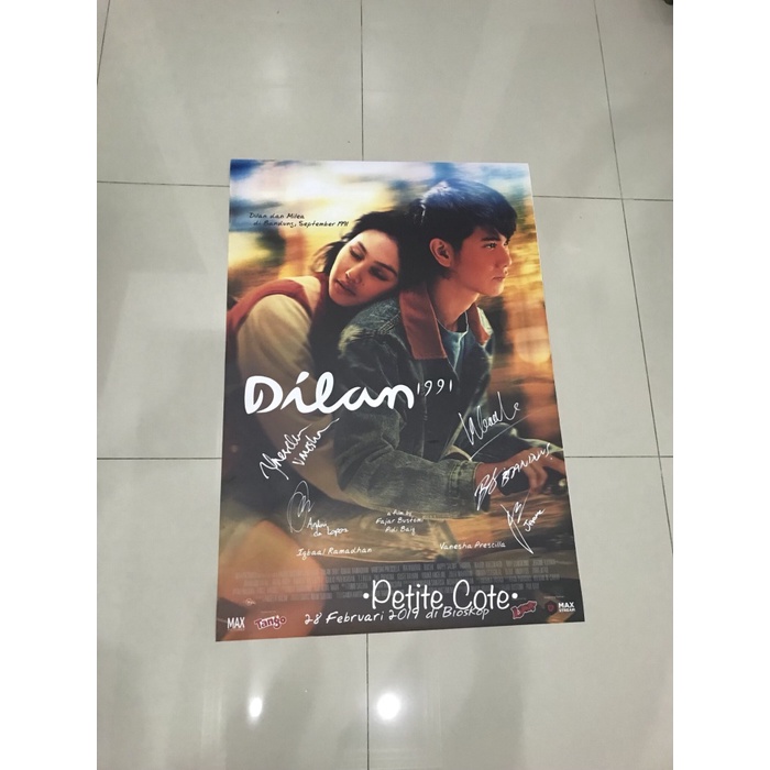 Jual Poster Dilan 1991 Original 100% Dengan Tanda Tangan Asli Termurah ...