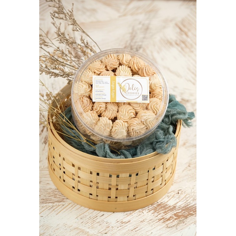 Jual Kue Sagu Keju 300gr Toples - Delis Cookies by Defalira | Shopee Indonesia