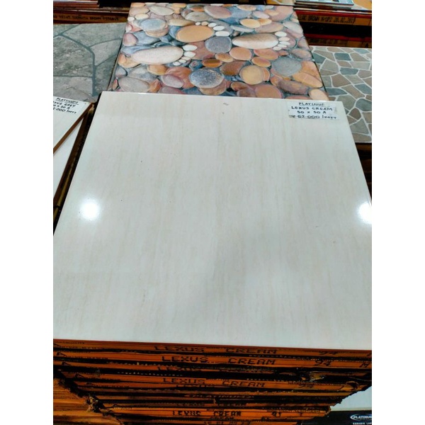 Jual Keramik Lantai Platinum Lexus cream 50x50 kw3 | Shopee Indonesia