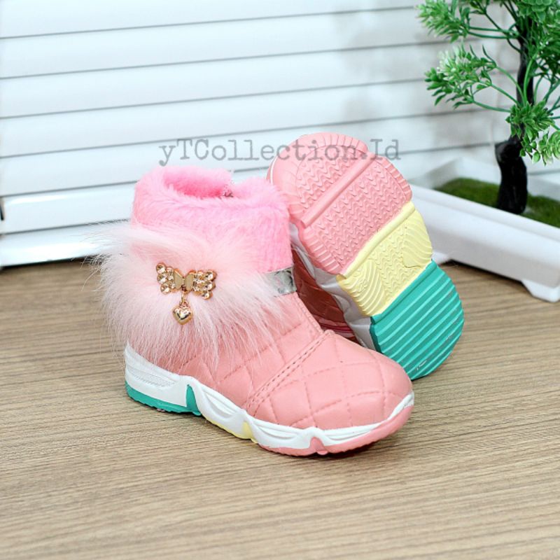 Jual Sepatu Boots Anak Perempuan bulu dengan sol Pelangi | Shopee Indonesia