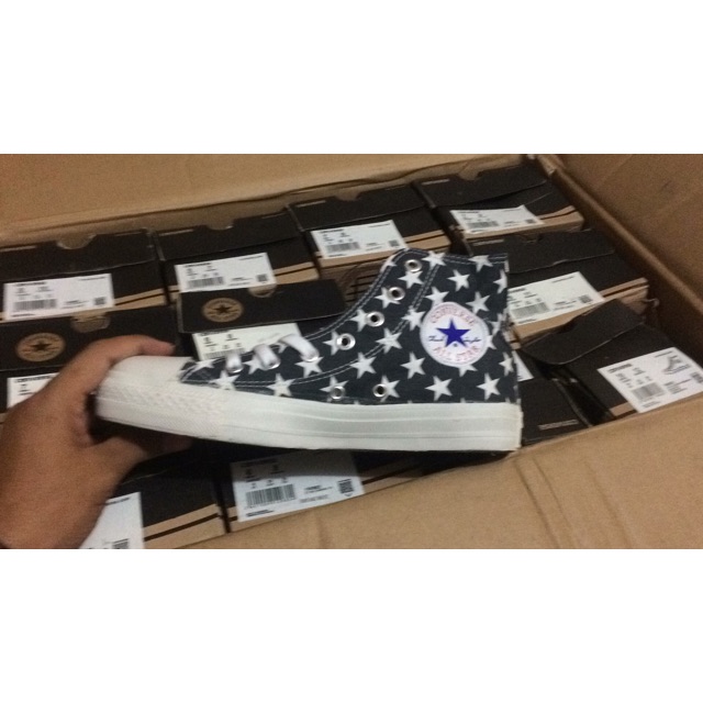 Jual Converse allstar tinggi corak bintang | Shopee Indonesia