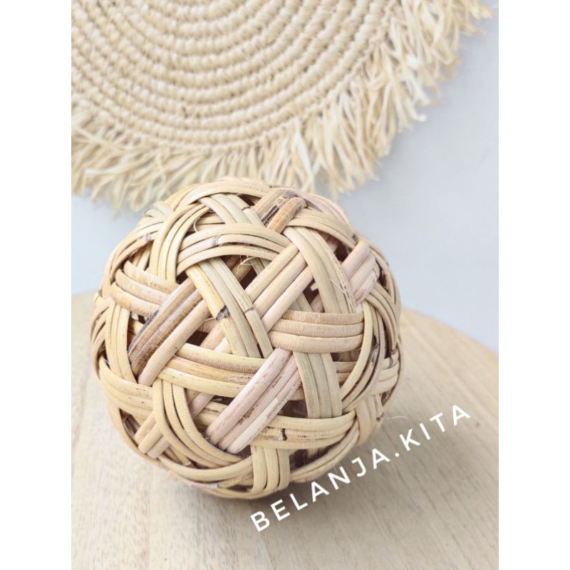 Jual bola rotan sepak takraw / bola kaki / sepak takraw | Shopee Indonesia