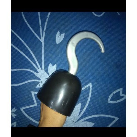 Jual pirate hook tangan bajak laut plastik | Shopee Indonesia