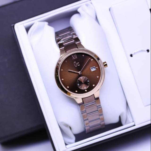 Jual JAM TANGAN WANITA GC DETIK BAWAH BODY COKLAT | Shopee Indonesia