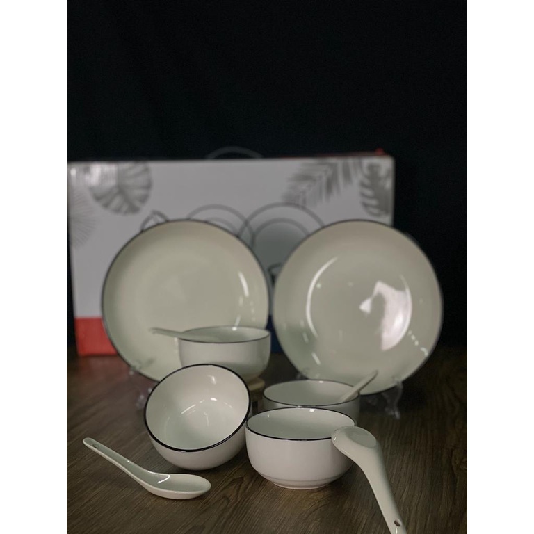 Jual PIRING DAN MANGKUK PUTIH LIST HITAM BERBAHAN DASAR KERAMIK LENGKAP ...