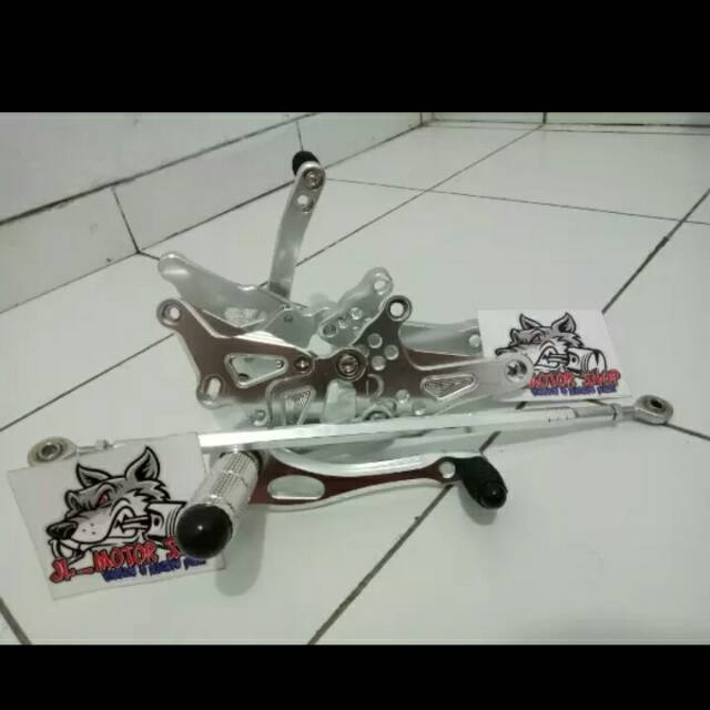 Jual Foot step underbon cb150r dan new cb150r | Shopee Indonesia