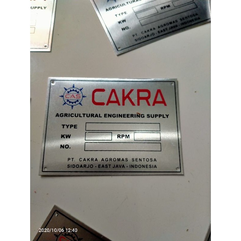Jual Cetak label plat alumunium label mesin custom | Shopee Indonesia