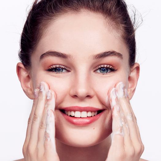 Jual PRODUK ORIGINAL Face Wash & Scrub 2-in-1 Pure Skin,produk oriflame ...