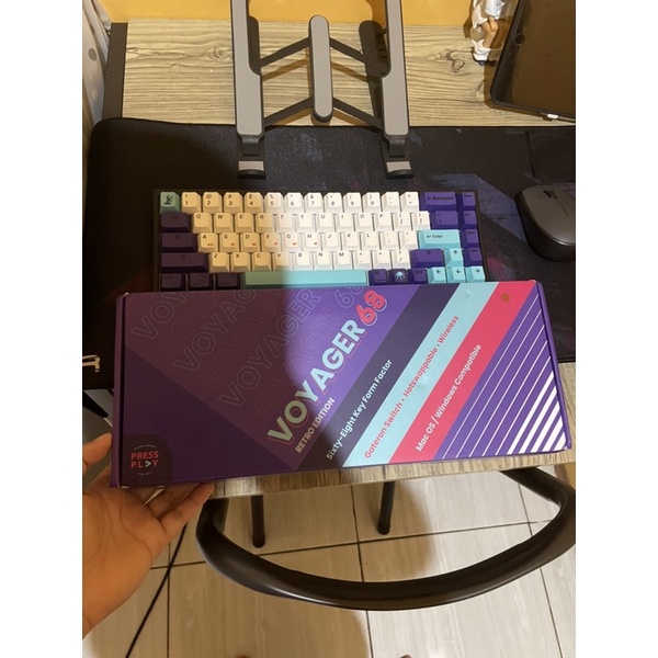 Jual VOYAGER68 Retro Edition 65% Mechanical Wireless Keyboard by Press ...
