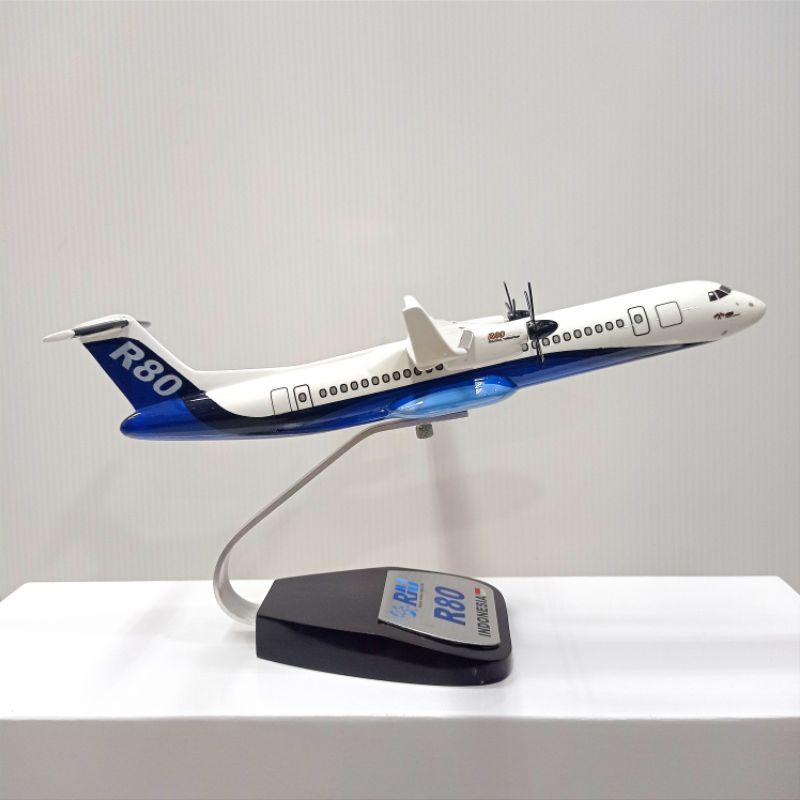 Jual Miniatur Replika Pesawat R80 Indonesia (BJ Habibie) | Shopee Indonesia