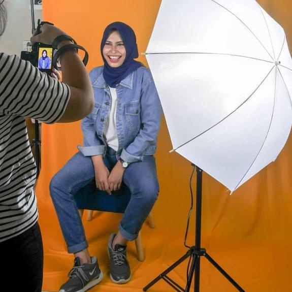 Jual Background polos / background foto studio - 2.4 x1 Meter | Shopee ...