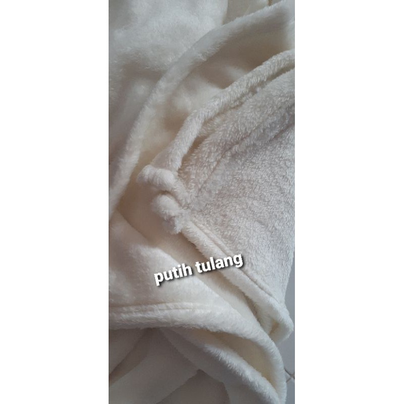 Jual Selimut Putih Lembut | Shopee Indonesia