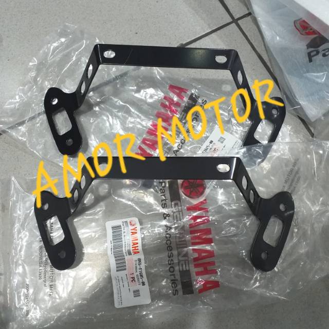 Jual Dudukan plat No depan yamaha R15 VVA V3 original | Shopee Indonesia