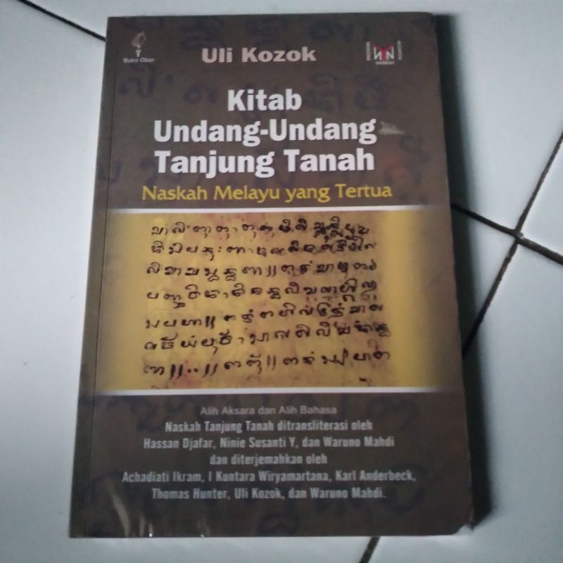 Jual Kitab Undang Undang Tanjung Tanah Naskah Melayu yang Tertua by Uli ...