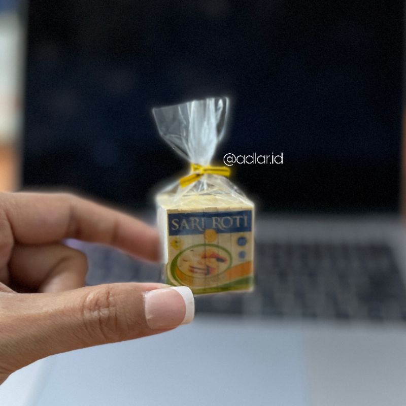 Jual MINIATUR MAGNET TEMPELAN KULKAS SOUVENIR PRODUK ROTI TAWAR SARI ...