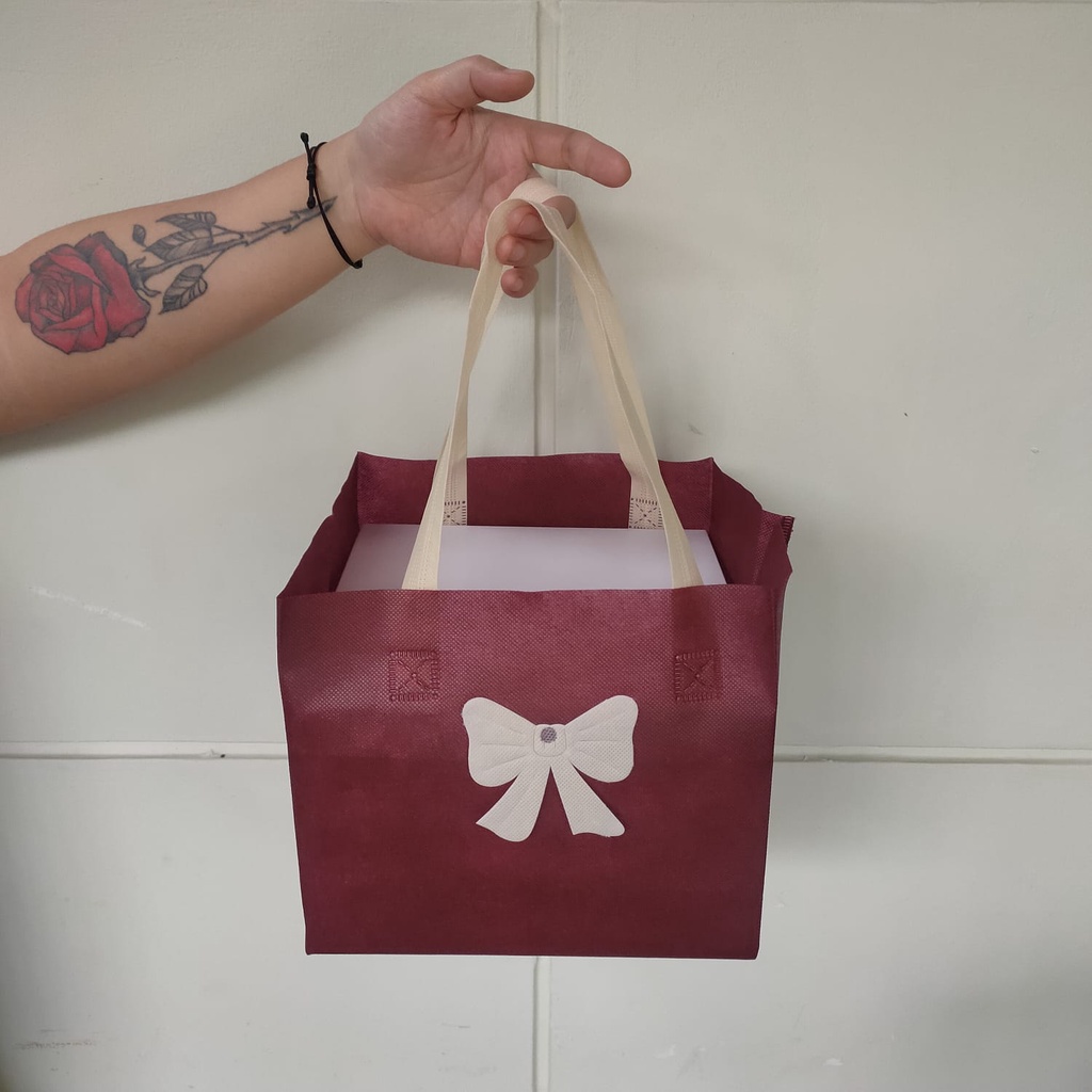 Jual Tas hajatan box nasi 22x22 20x20 dengan motif pita / tas kotak nasi 22x22 20x20 / tas kotak ...