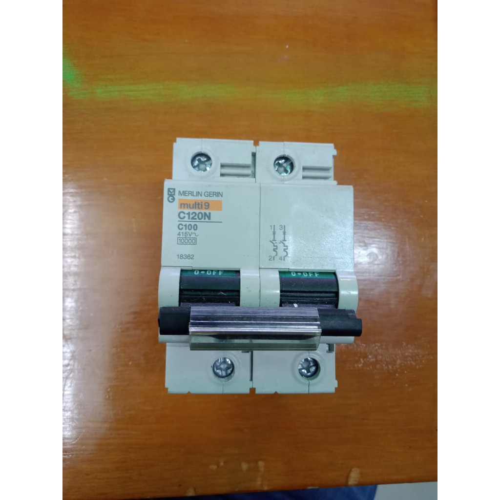 Jual MCB MERLIN GERIN Multi9 C120N 2POLE 100A 10KA ORIGINAL | Shopee Indonesia