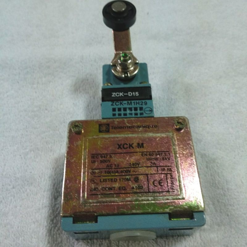 Jual LIMIT SWITCH TELEMECANIQUE XCK-M15 | Shopee Indonesia