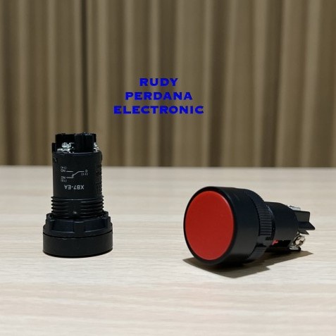 Jual SWITCH PUSH BUTTON SAKLAR PUSH ON 3 PIN BULAT 10A 250V XB7-EA ...