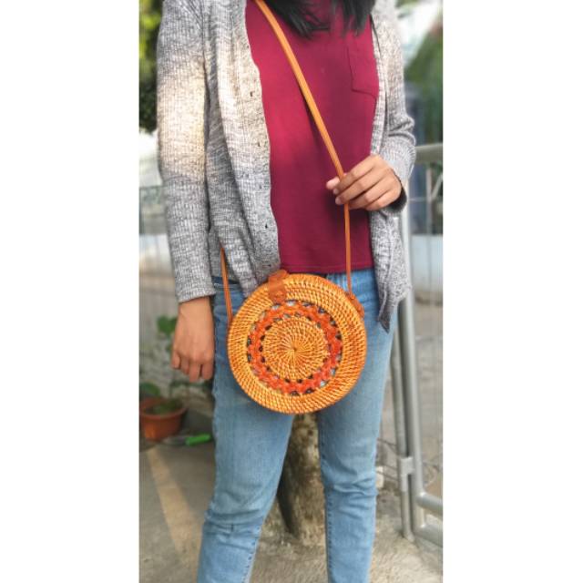 Jual Tas rotan bulat ulir coklat diameter 20cm | Shopee Indonesia