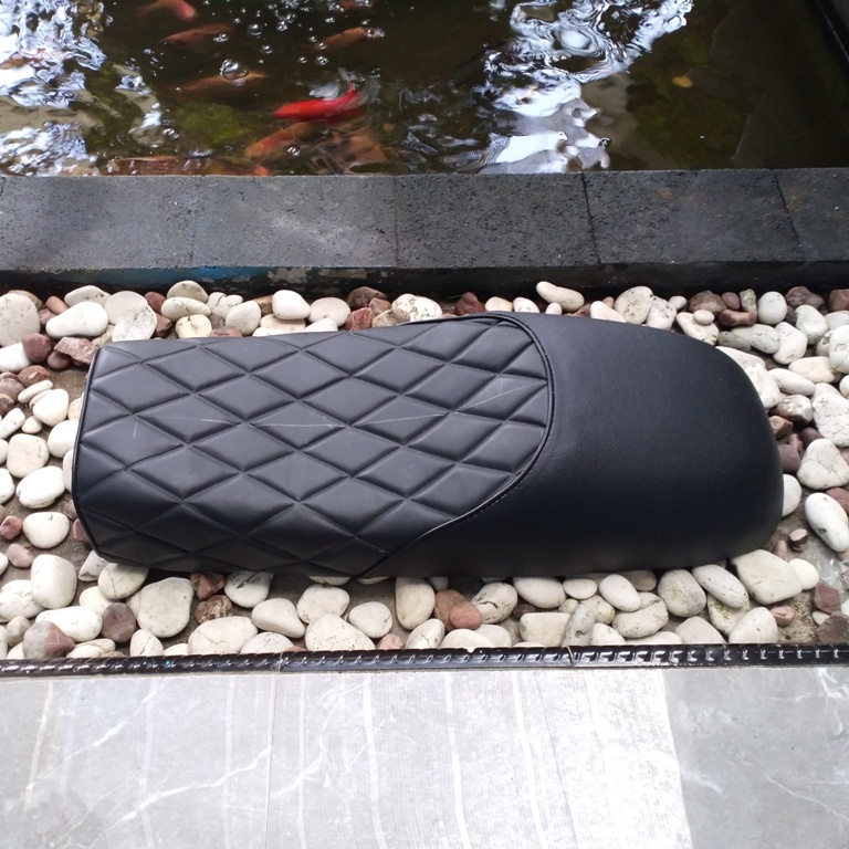 Jual jok motor custom cafe racer kulit hitam wajik alas plat besi lurus ...