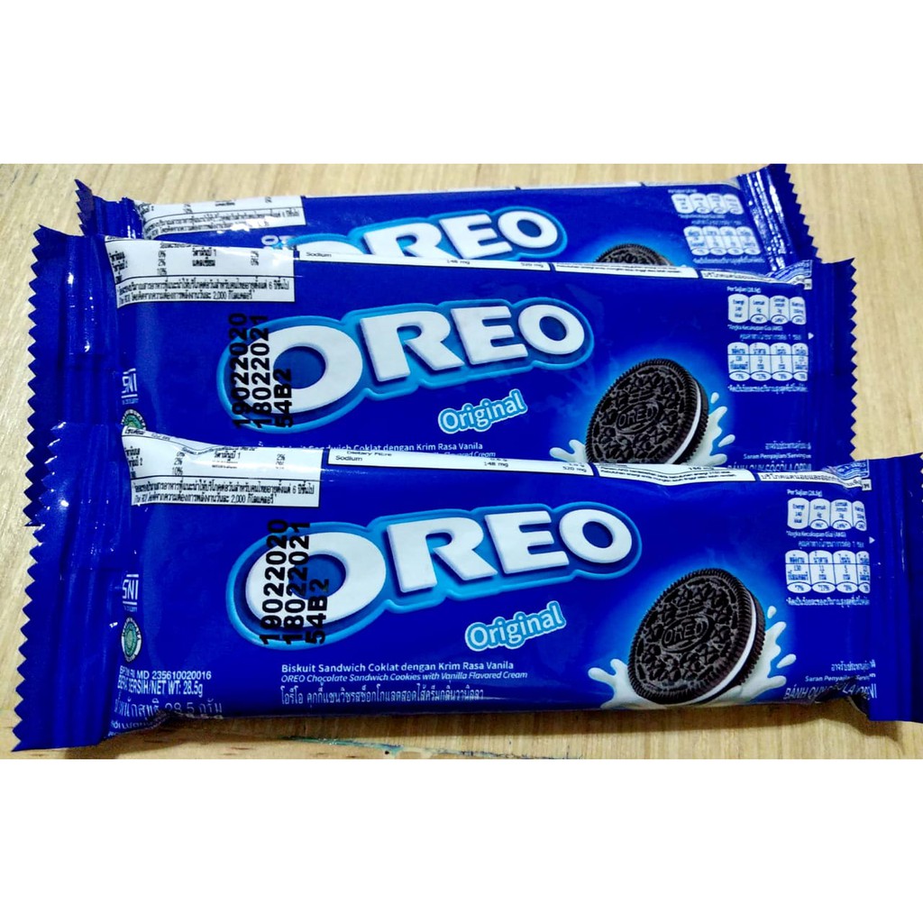 Jual Oreo Original Sachet, Biskuit Sandwich Coklat dengan Krim Rasa ...